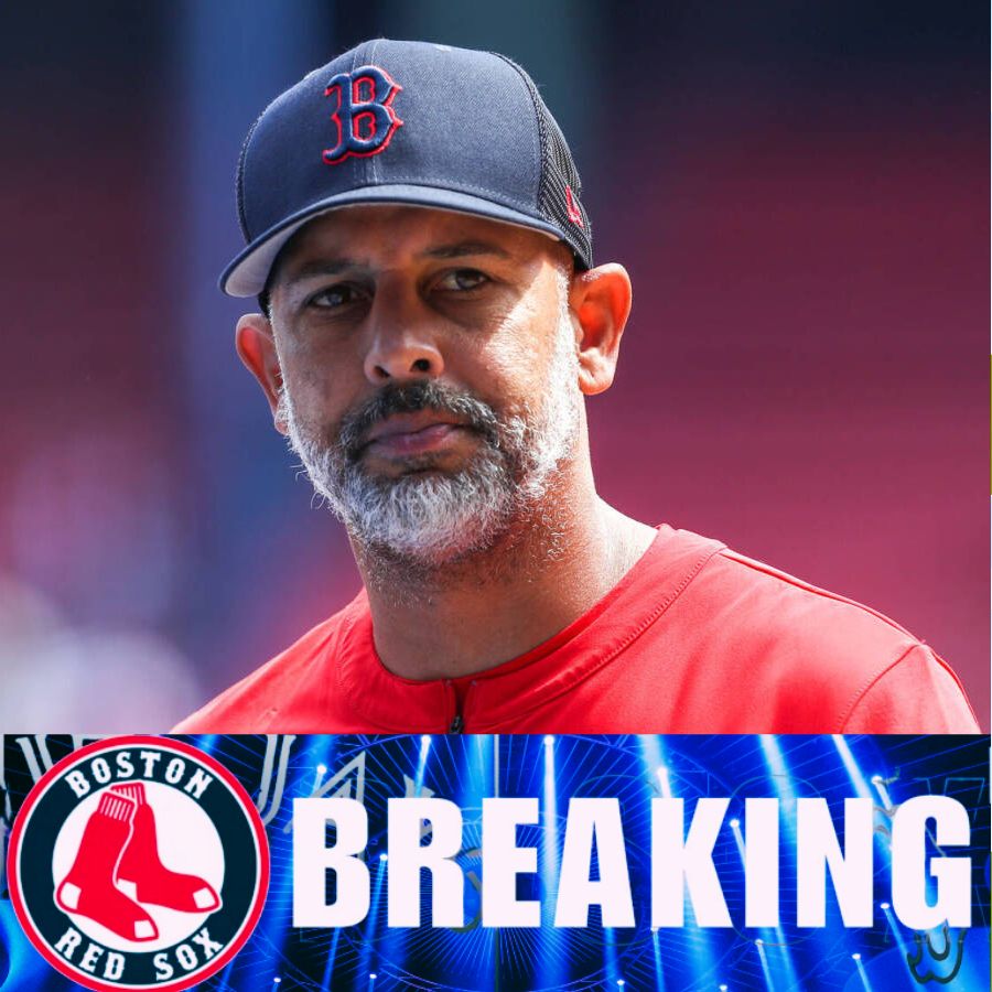 Red Sox manager Alex Cora gives mysterious update on Gold Glove outfielder's return from injury ...